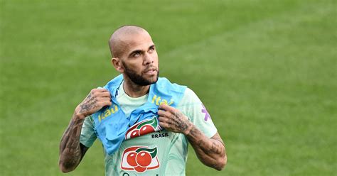 Un Preso Contó Intimidades Sobre Dani Alves Su Gesto Con Los Otros