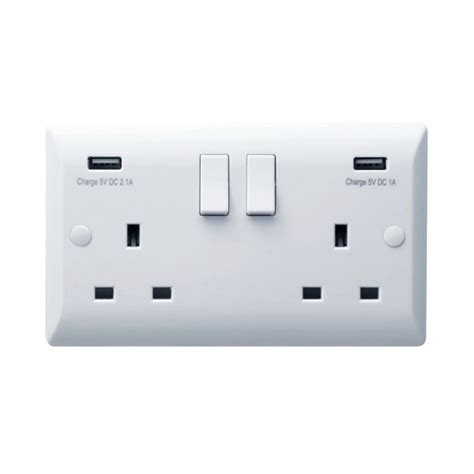 Hamilton Vogue A Gang Switched Socket With Usb Outlets Ukes