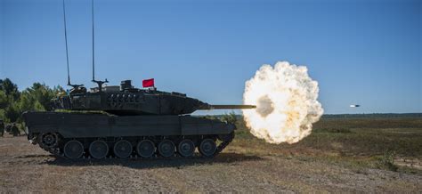 Leopard 2 A6 Firing