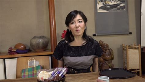 ひとり暮らしするお婆ちゃんの家に泊まりに行こう 一宿一飯のお礼にチンポでご奉仕 人気AV女優観察日記 無料アダルト動画大全集