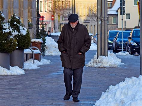 Те про що вам ніхто не розповість Правда про самотність літніх людей