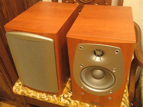Infinity Beta 10 Bookshelf Speakers In Mint Shape With Manuals Photo