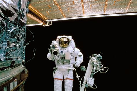 Astronaut Health In Space Why Nasa Packs Laxatives On Artemis Ii Missions