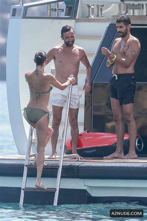 Jennifer Connelly Sexy With Paul Bettany Enjoy A Vacation In Ibiza AZNude