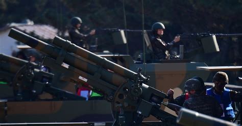 [화보]육군 50사단 포항서 포 사격훈련…차륜형 자주포 6문 동원