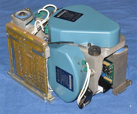 Laseref Iru Gg1342 Rlg Inertial Platform Upside Down View 4