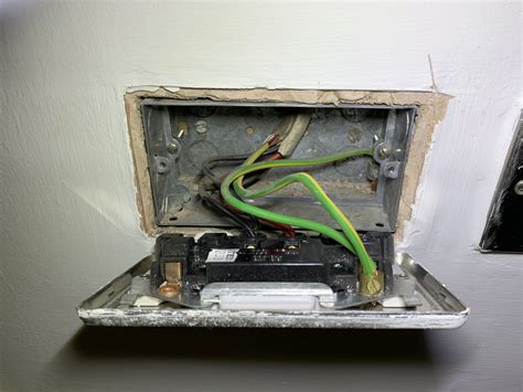 Replacing A Double Socket DIYnot Forums