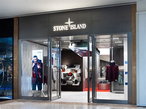 Plaza Stone Island