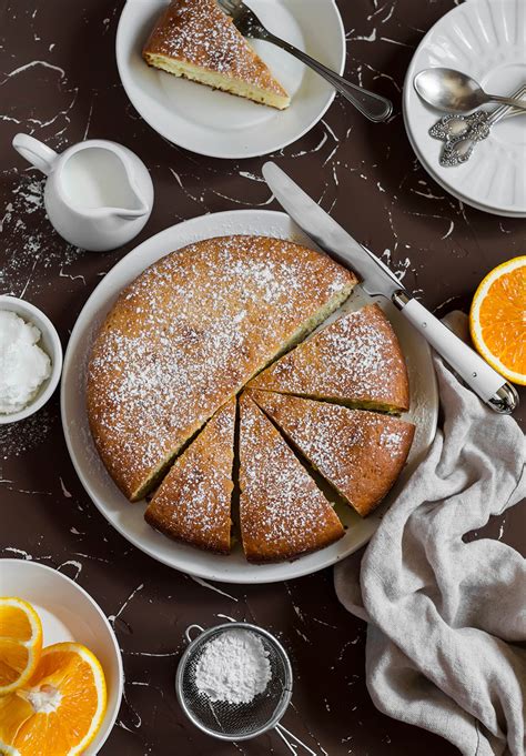 How To Cut A Round Cake Properly 3 Methods