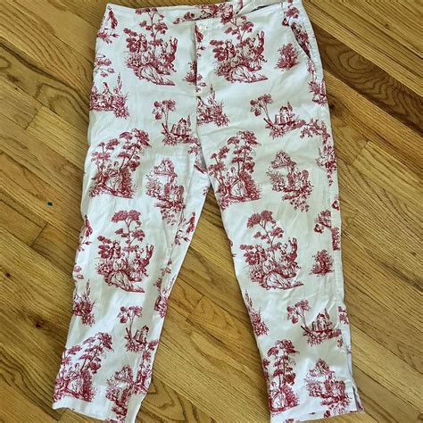 Cute Dainty Rococo Patterned Red And White Capris Depop