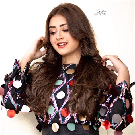 Minahil Malik Age Family Height Networth Biography Entertainment