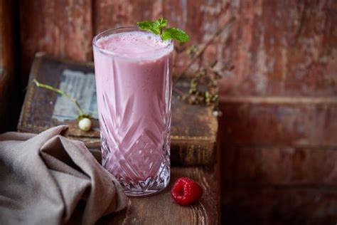 მაწონი ჟოლოთი კოქტეილი ბავშვებისთვის Gemrielia Ge