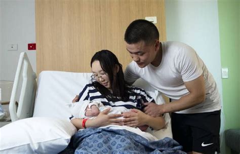 Itoim Дэлхийн 8 тэрбум дахь иргэний аав Б Ананд Миний хүү шинэ улсад онцгой өдөр төрлөө