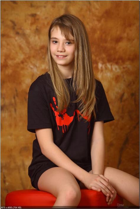 Elona Model Images Usseek Com Foto