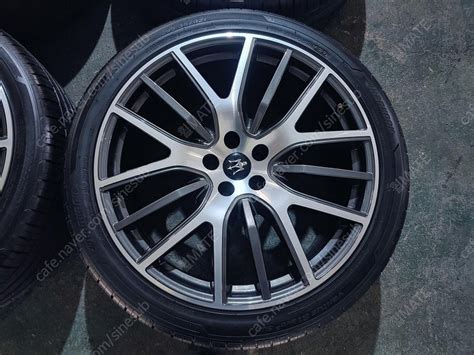 마세라티 르반떼 안테오 21인치 휠타이어 헬로마켓