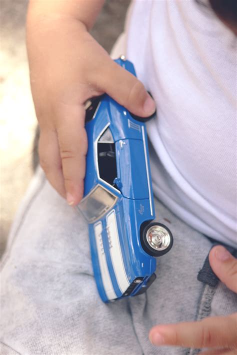 Fotos Gratis Mano Juego Jugar Automóvil Chico Niño Linda
