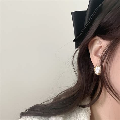 글렌무드 빈티지 볼드 진주 골드 라인 귀걸이 티타늄 2컬러 위시버킷