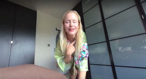 Executrix Fantasy Sukkubus Saugt Dch Aus Vr Porn Video