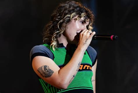 Arisa Completamente Nuda Su Instagram Lappello Per Il Matrimonio E La Frecciatina A Madame