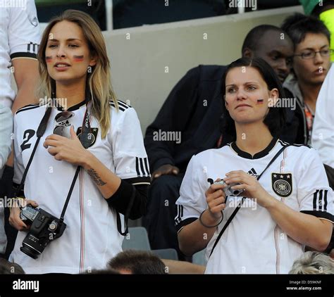 S Per Mertesacker Girlfriend