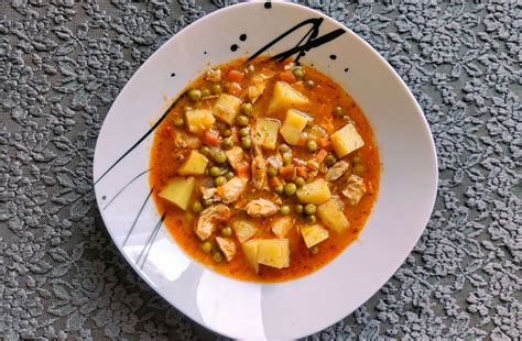 Пилешка яхния с грах и картофи Mommys Secret World