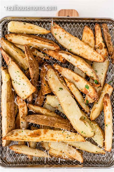 Air Fryer Garlic Parmesan Potato Wedges ⋆ Real Housemoms