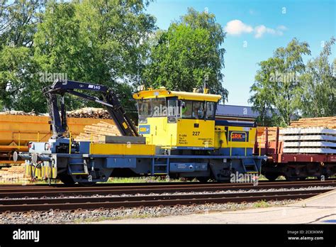 Train station railway railroad track hi-res stock photography and ...