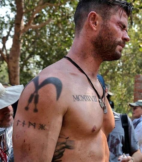 Extraction 2020 Chris Hemsworth As Tyler Rakerake Has A Lot Of Tattos
