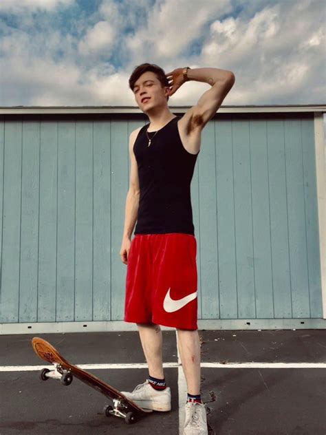 Skater Pits R Malearmpits