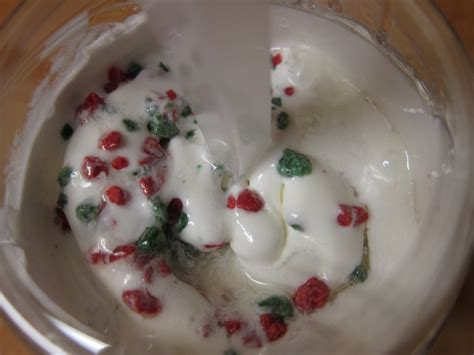Review Mcdonalds Holiday Mint Mcflurry
