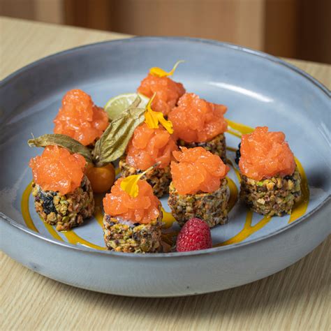 Nihon Reiwa Uramaki In Crosta Di Pistacchio Con Facebook