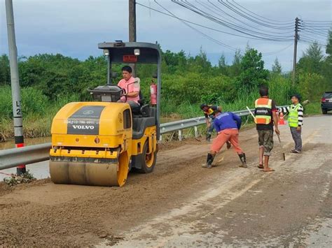 Photo Gallery ยังไม่คลี่คลาย น้ำท่วมถนนทางหลวงชนบท 120 สาย ใน 23 จังหวัด รถผ่านไม่ได้ 73 แห่ง