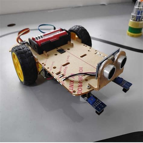 Arduino Smart Mobile Robot Bluetooth Line Tracking And Obstacle Avoidance