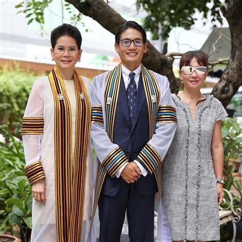 “คุณหญิงต้น ม ล ปิยาภัสร์” สุดปลื้ม ลูกชาย “ต่อย ณัยนพ” รับปริญญาโท ที่จุฬาฯ