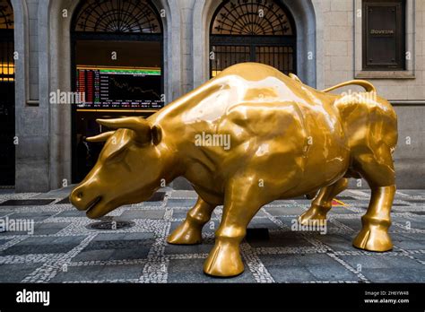 Wall Street Bull Statue Replica