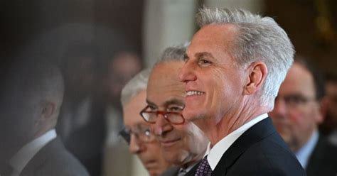 매카시 디폴트 없을 것” 바이든 합의 확신한다”