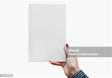 화이트 소프트 커버 북 모형을 들고 있는 여성 라이트 배경에서 고립된 3d 렌더링 책에 대한 스톡 사진 및 기타 이미지 책 모형 형판 Istock