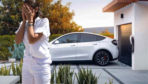 ‘go On Get Get Out Of Here Be Free Cries Aoc Tearfully Shooing