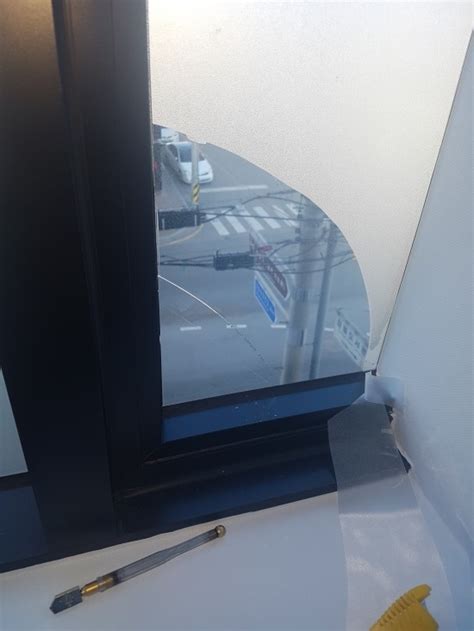 유리타공 유리구멍 환풍기 가스건조기 보일러 에어컨 배관 연통 안산유리타공 안양유리타공 광명유리타공 부천유리타공 시흥유리타공 서울유리타공 인천유리타공 고양유리타공 김포유리타공