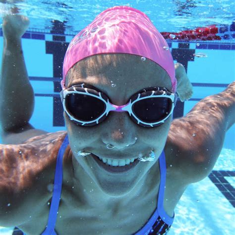 Zoggs Silicone Swim Cap Hot Pink