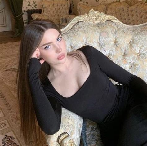 Model Poses Beautiful Woman Pretty Face Aesthetic Girl Pretty