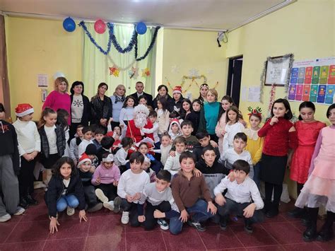 ქვემო მახოს საჯარო სკოლის მოსწავლეებმა სპექტაკლი „კონკია“ გაითამაშეს ეტალონი