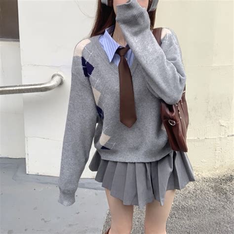 코디세트스트라이프 패턴 캐주얼 셔츠브이넥 다이아몬드 패턴 루즈핏 니트 티셔츠베이직 핀턱 플리츠 미니스커트 세트 Ag118907e