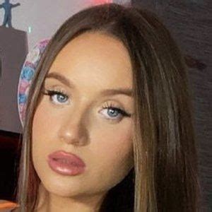 Harriet Parkes Age Family Bio Famous Birthdays