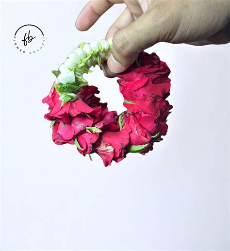 Red Rose Gajra Delivery In Lahore Within 3 Hours Pakistan Flower