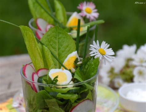 Свежа салата с козе сирене Ябълка с канела