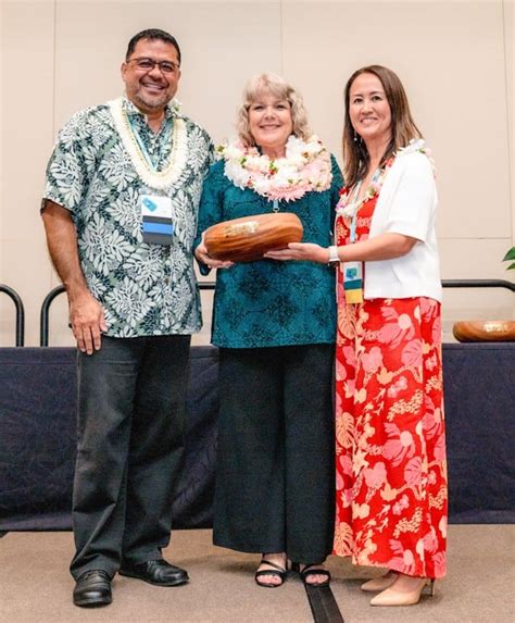 Meo Ceo Debbie Cabebe Wins Shrm Hawai`i Volunteer Service Award Maui Economic Opportunity Inc