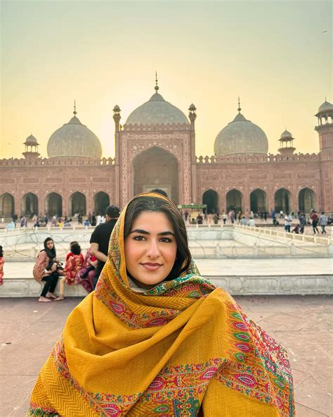 Rushna Khan🇵🇰 Rushna Khan • Instagram Photos And Videos