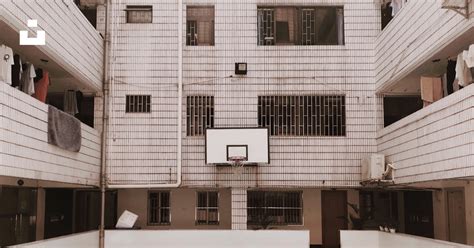 텅 빈 농구 코트 사진 Unsplash의 무료 팀 이미지