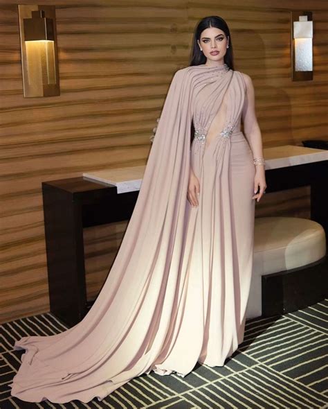Nadia Ferreira Se Une A Miss Universo Y Deslumbra Con Este Look